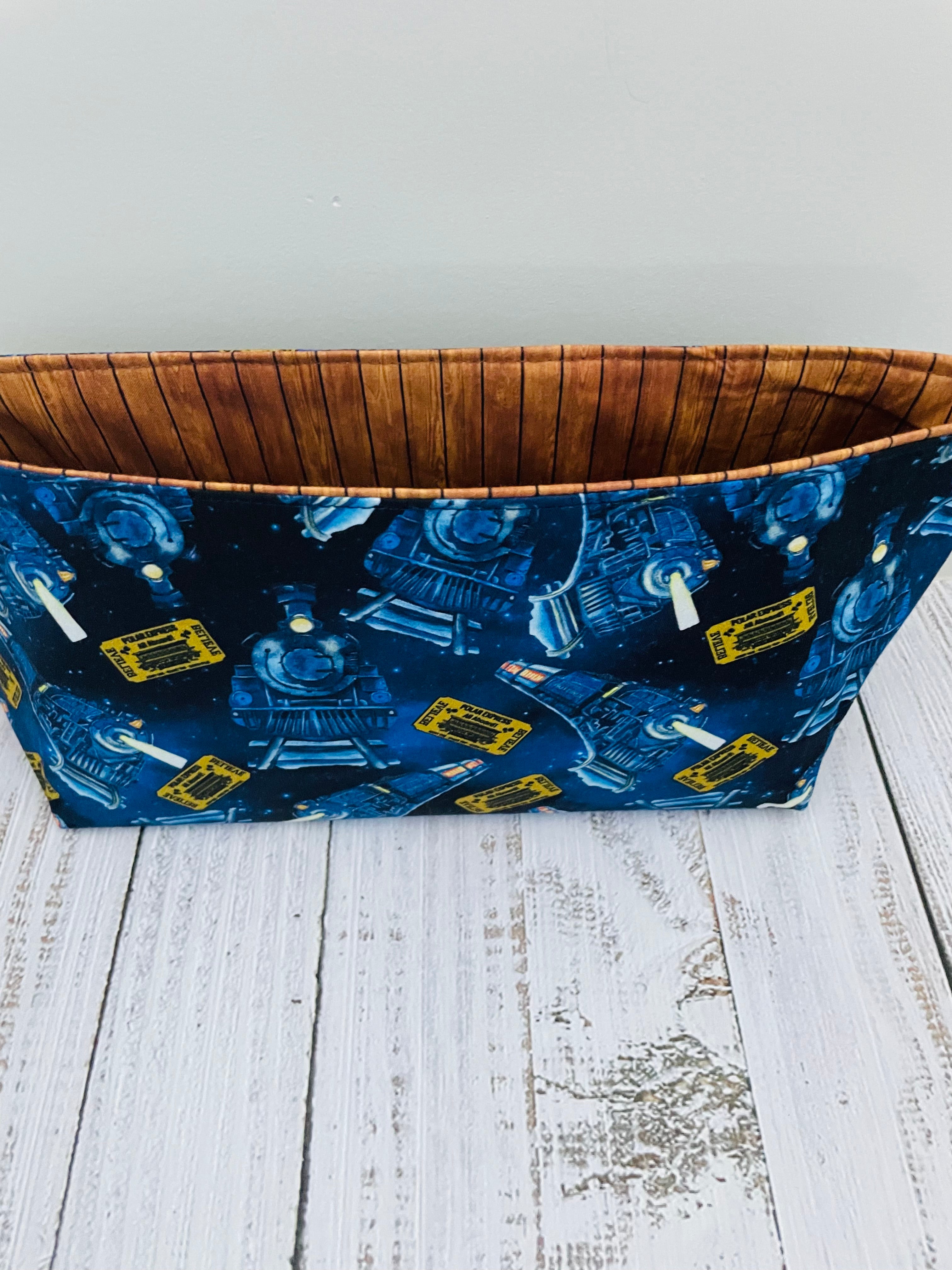HOLIDAY TRAIN ....CAKE CADDY......CUSTOM PRINT – Gingersnapthat